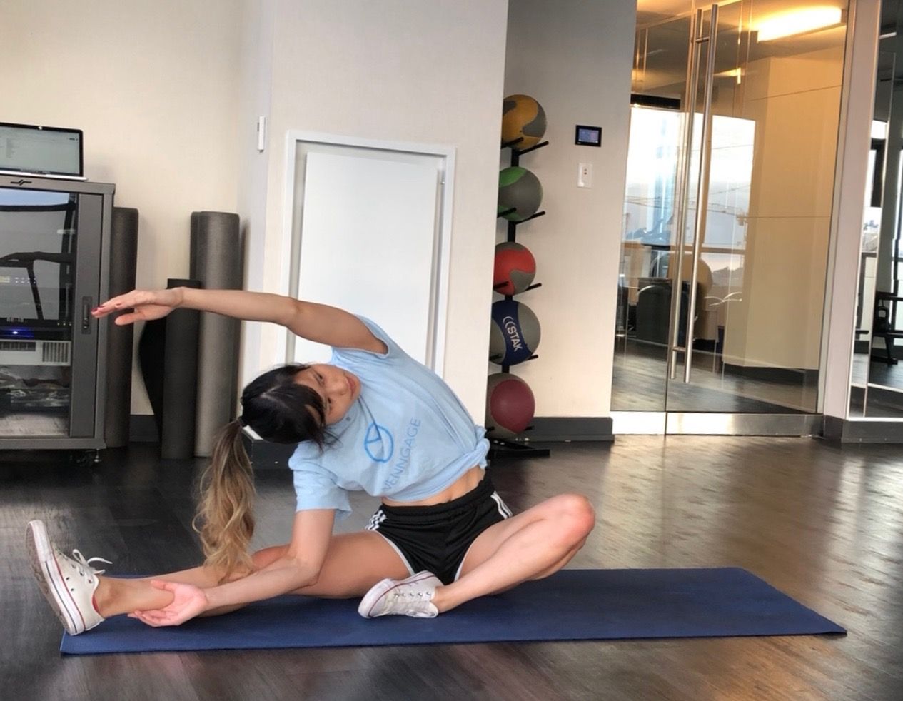 10 Simple Stretches for Mid Back Pain – Journey to Mobility
