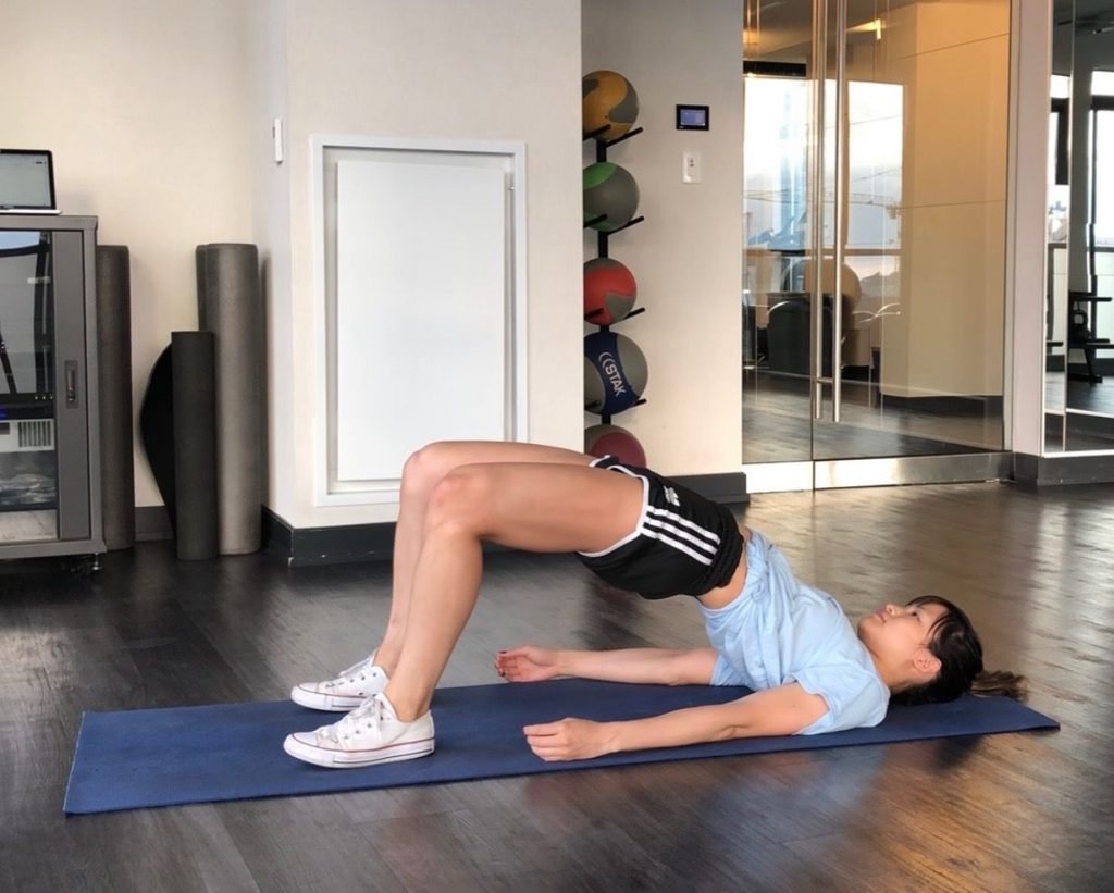 10 Simple Stretches for Mid Back Pain – Journey to Mobility
